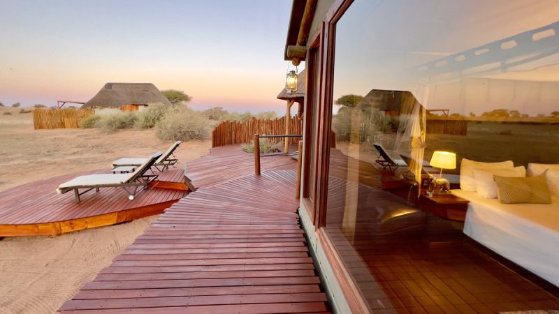 Kalahari Red Dunes Lodge: Lodge in Kalkrand