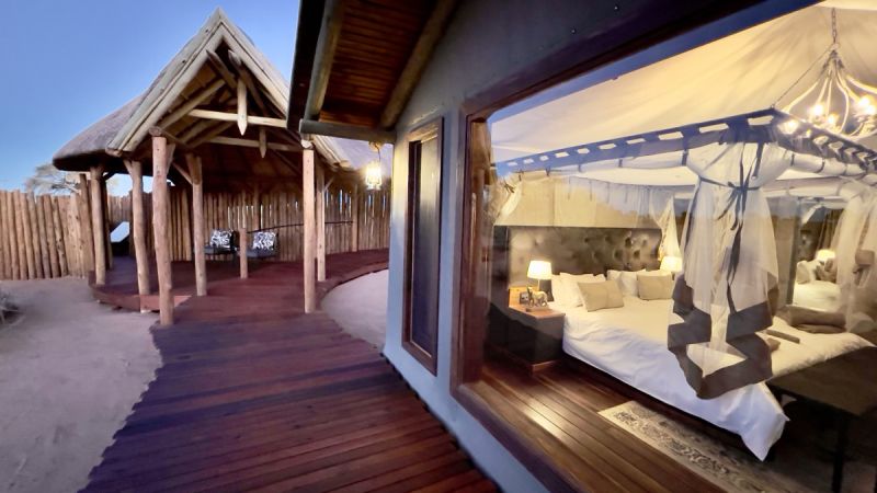 Kalahari Red Dunes Lodge: Lodge in Kalkrand