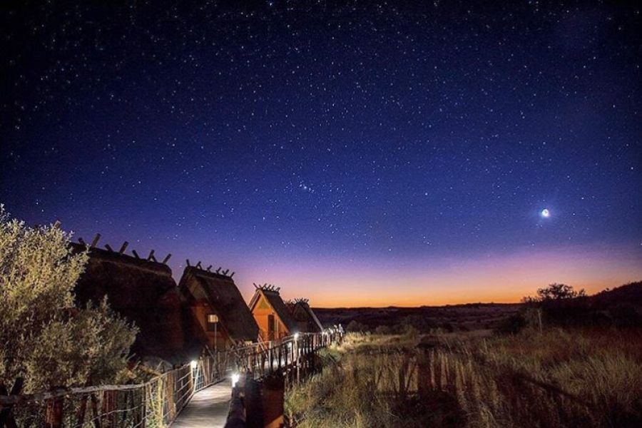Xaus Lodge: Luxury Lodge in Kgalagadi Transfrontier Park