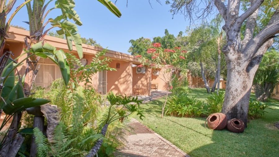 Ruacana Eha Lodge: Lodge in Kunene / North West Namibia