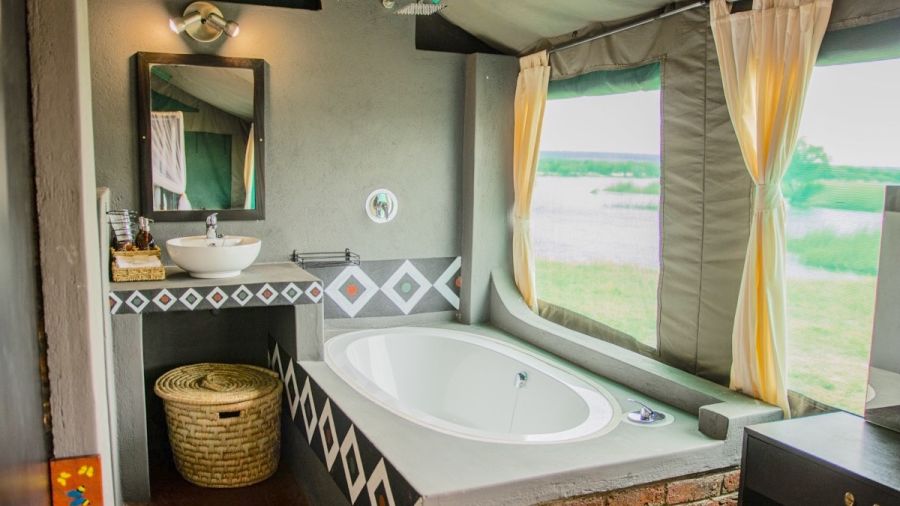 Sian Simba River Lodge: Lodge in Zambezi National Park