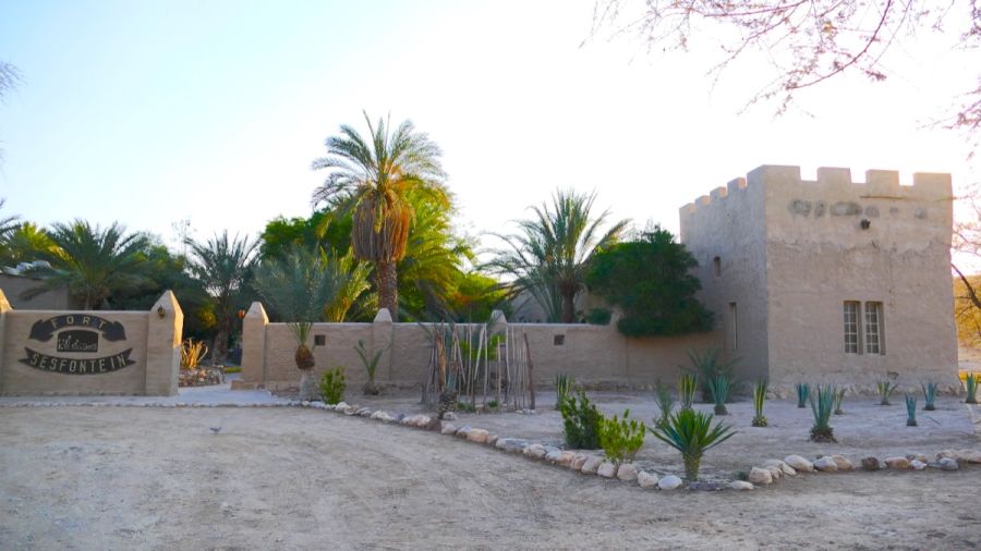 Fort Sesfontein Lodge & Safaris: Lodge in Palmwag / Sesfontein