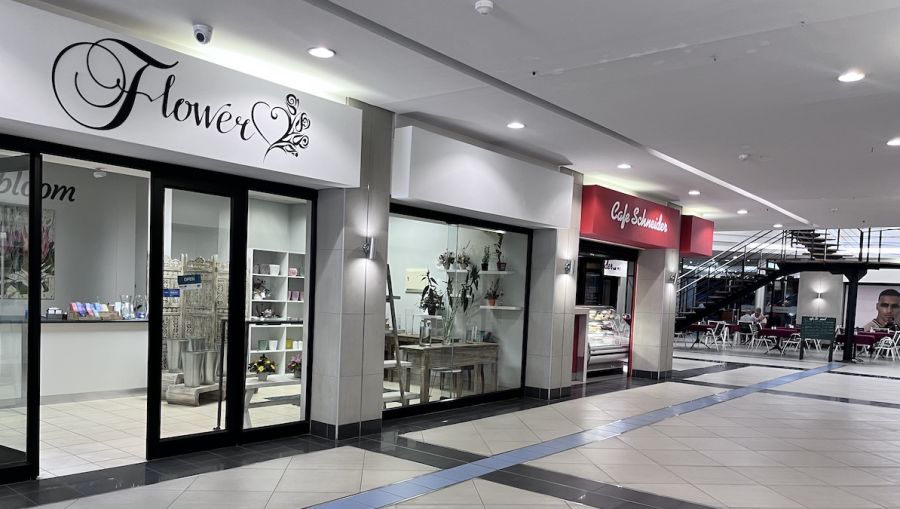 Carl List Mall: Shopping in Windhoek North East, Windhoek North West