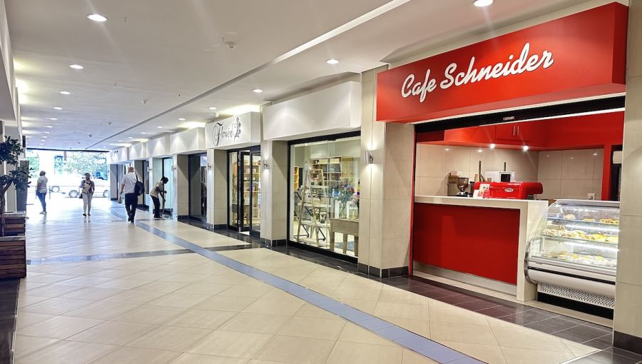 Carl List Mall: Shopping in Windhoek North East, Windhoek North West