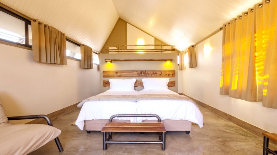 Desert Quiver Camp - Taleni: Self Catering in Sossus / Sesriem